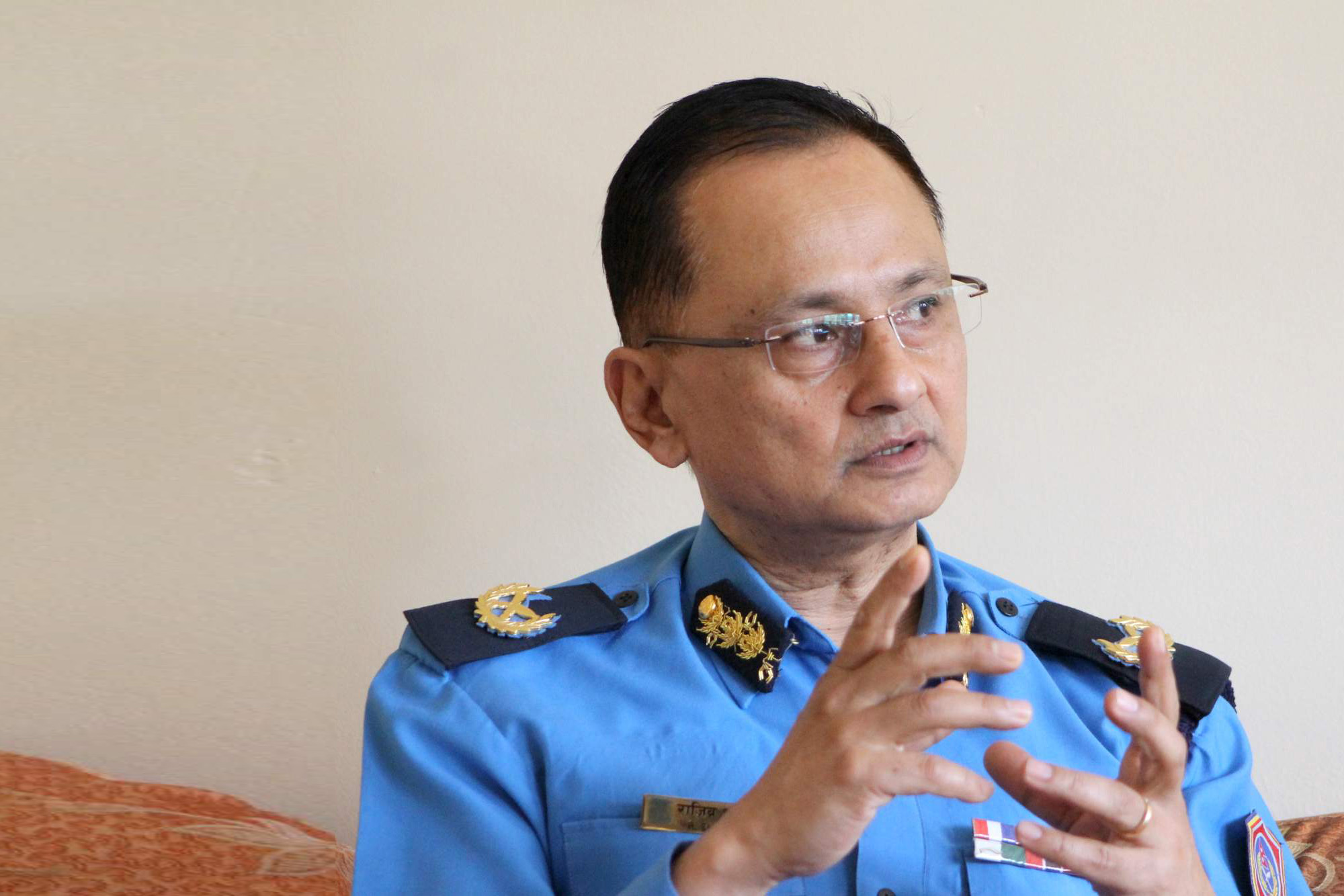 डाक्टर डिआइजी जसले भूकम्पमा इन्टरनेटबाट पुलिस र नागरिकलाई जोडे