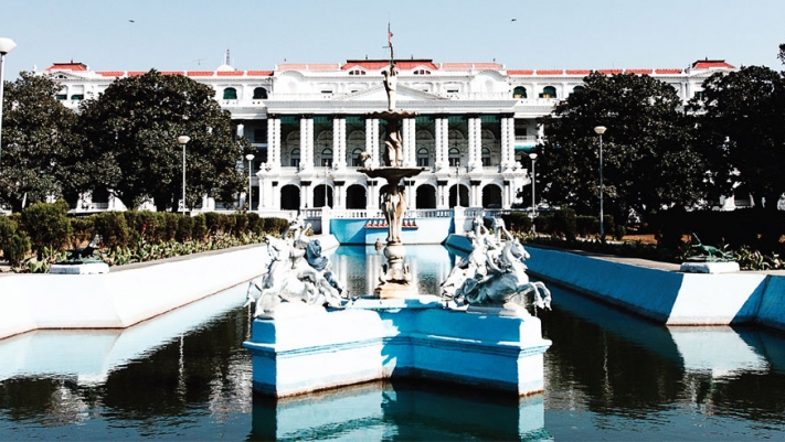 ड्रेस नलगाउने कर्मचारी सिंहदरबार छिर्न पाएनन्